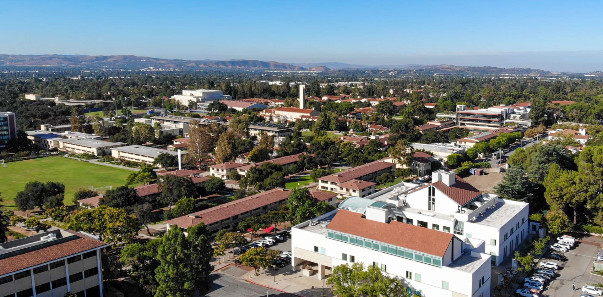 The Claremont Colleges Advantage | Pitzer College